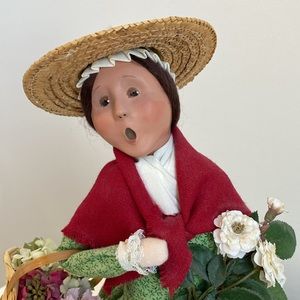 Byers' Choice | Accents | Byers Choice Colonial Woman With Flowers ...